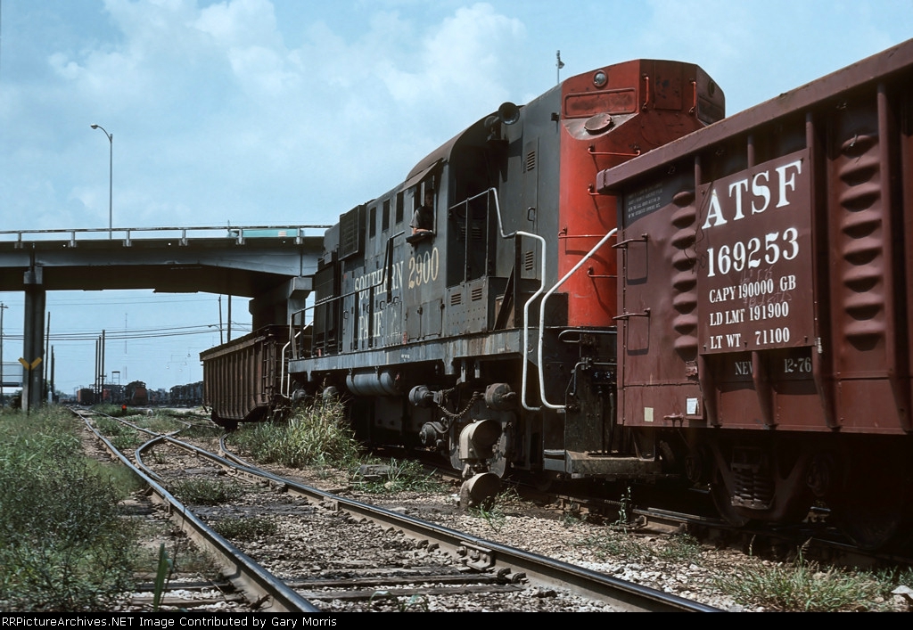 SP Alco RS11 #2900 working in Houston
